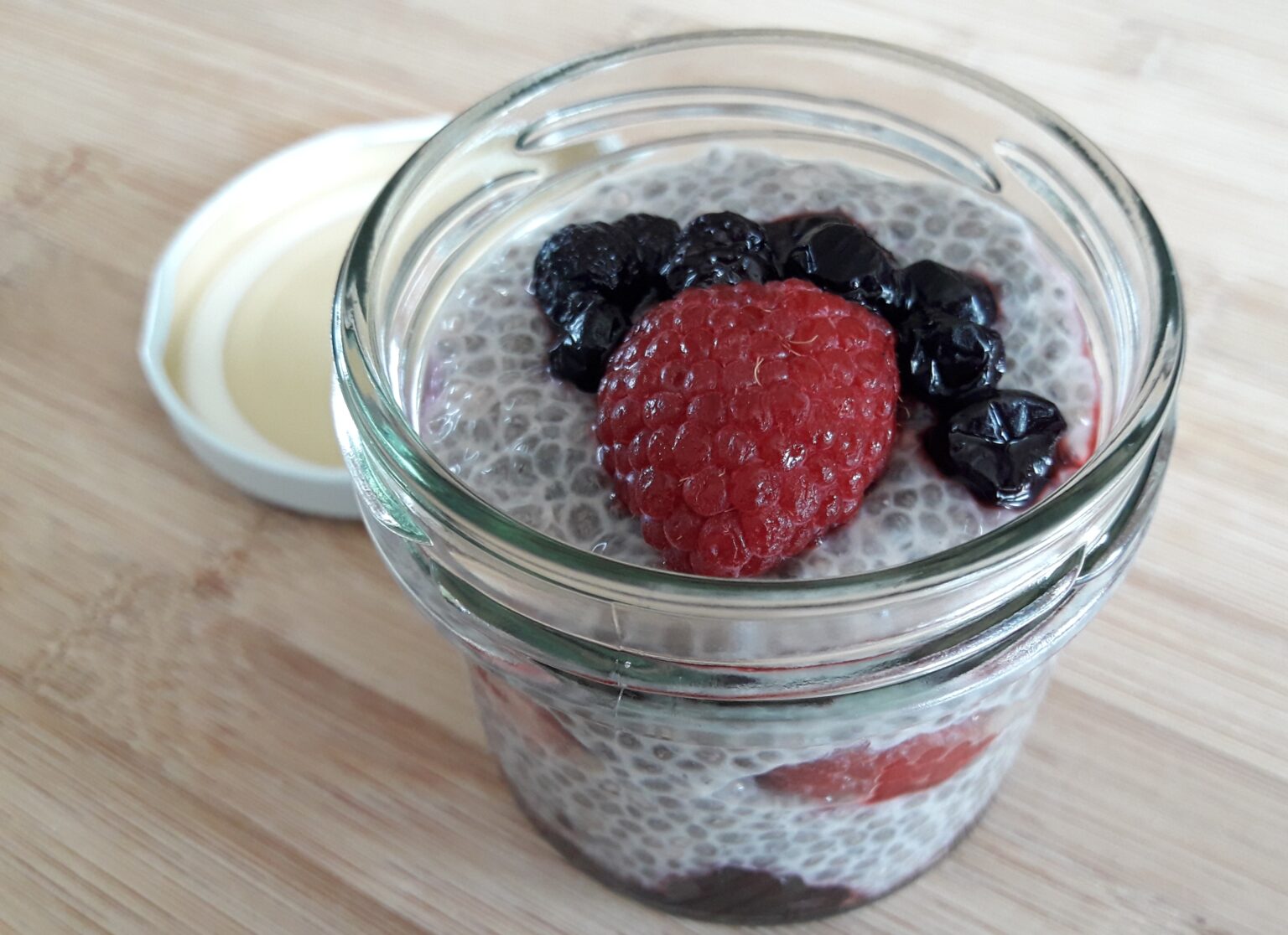 Chia pudding aux fruits - www.recettes-vegetariennes.comwww.recettes ...